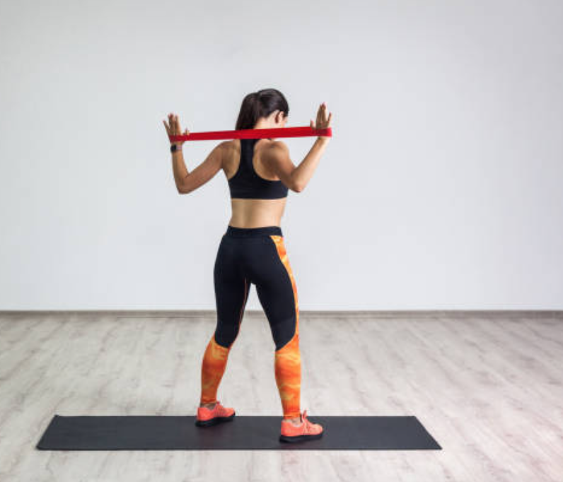 Les élastiques pour se muscler : Exercices pour s'entraîner n'importe où