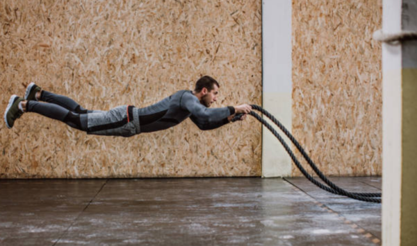 Battle rope : Pourquoi et comment s'entraîner avec la corde ondulatoire