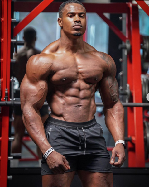 Simeon Panda : L'influenceur qui a révolutionné le monde du bodybuilding