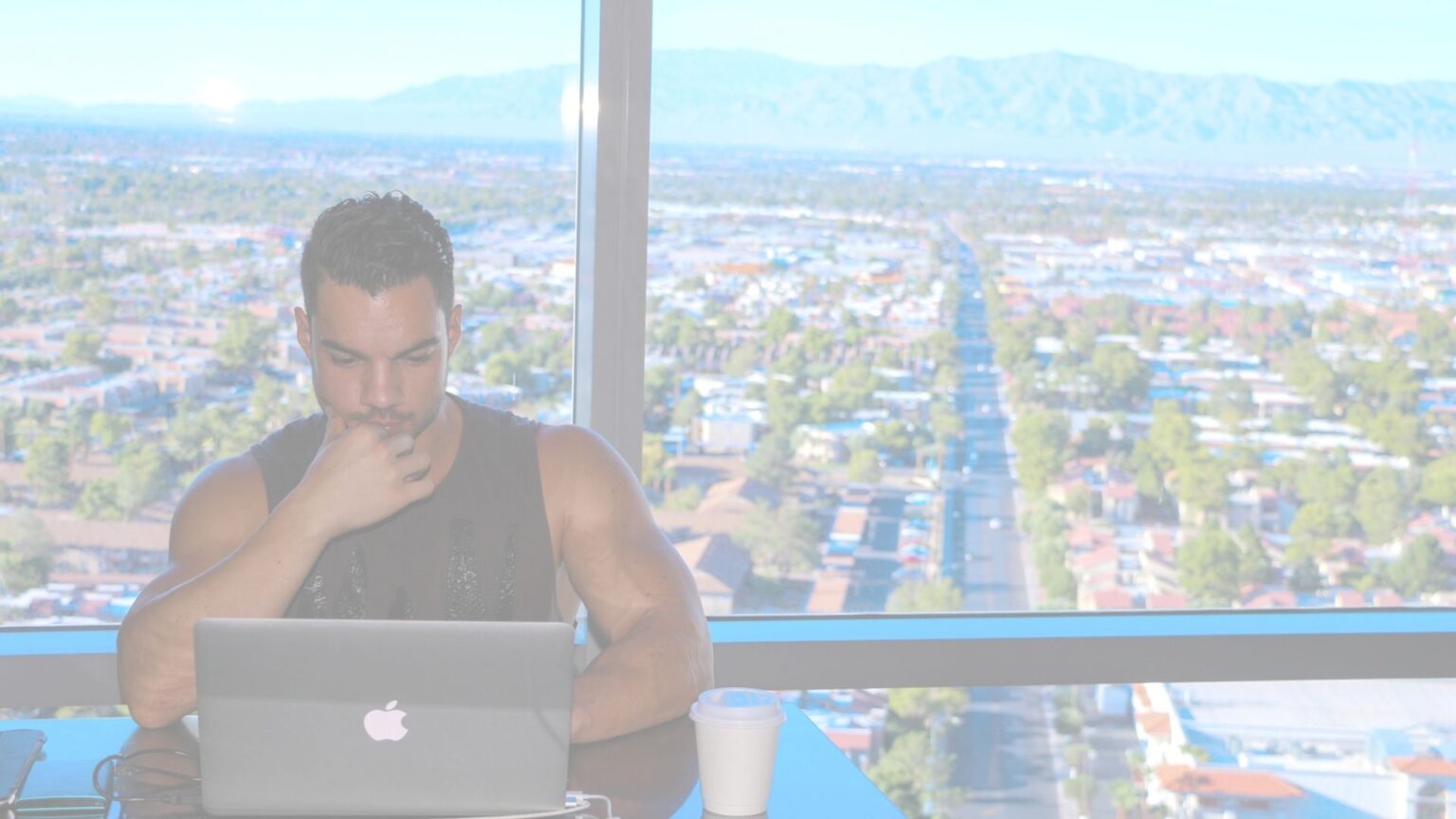 Comment faire le Good morning en musculation