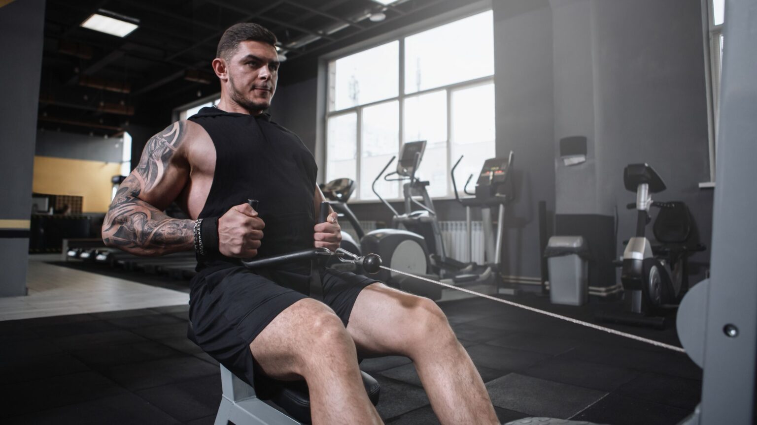 Top 5 exercices dos à la poulie efficaces pour se muscler