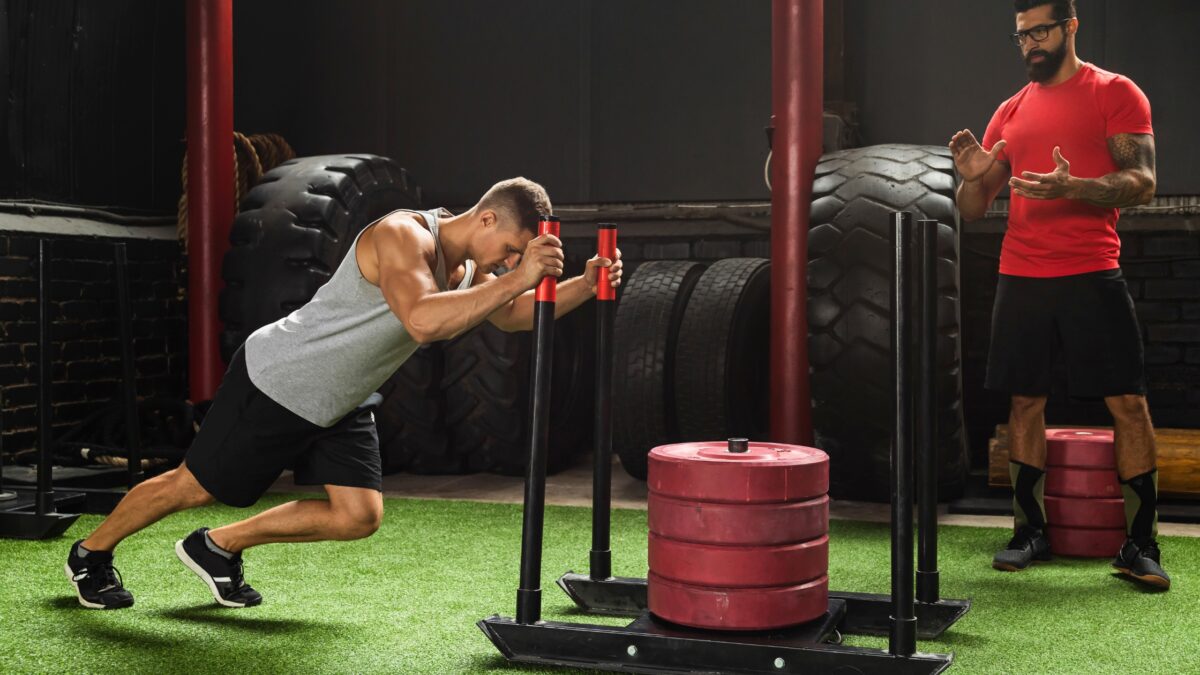 Sled Push : un exercice pour booster votre force et votre cardio